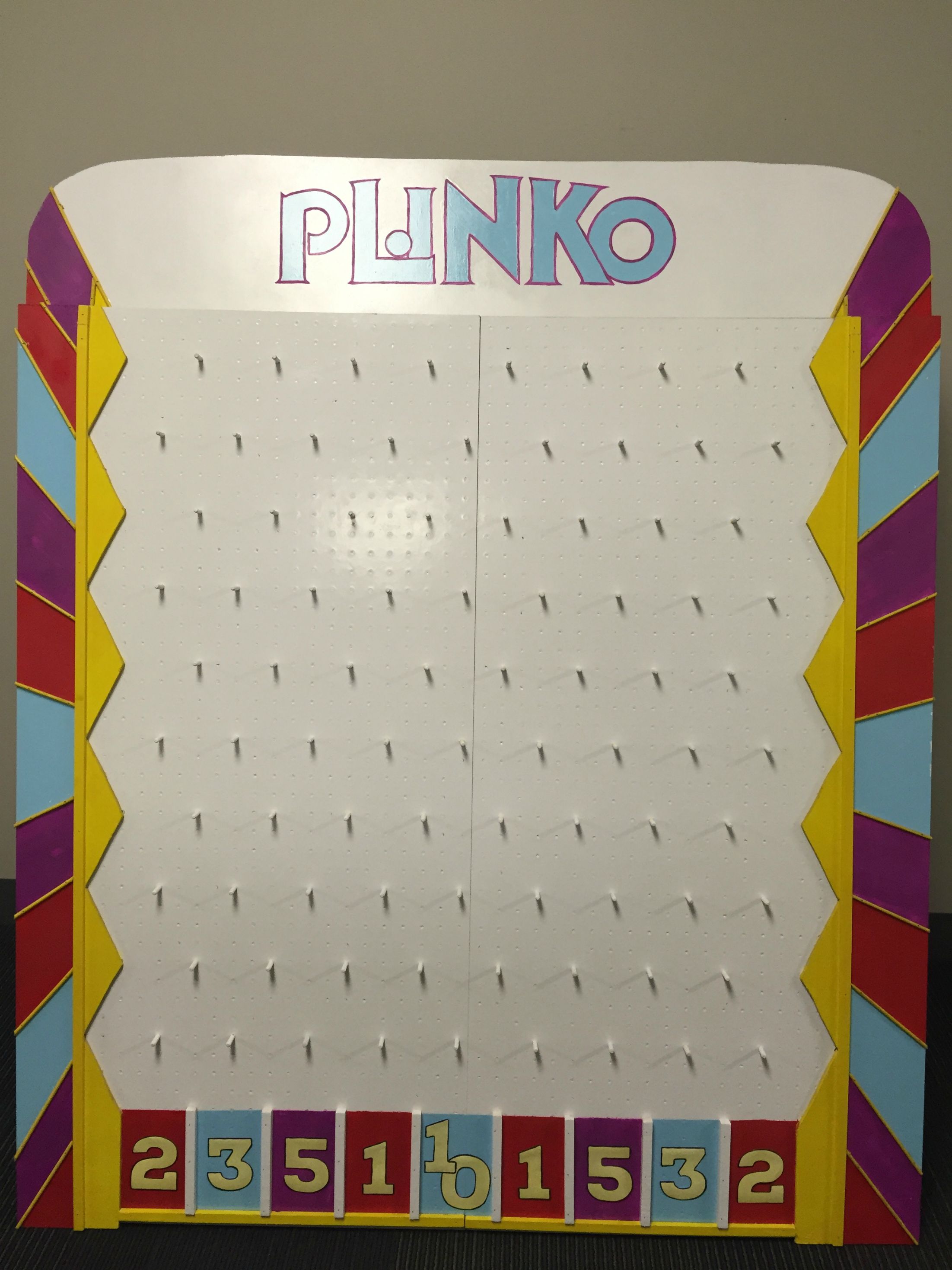 DIY Plinko Board from The Price is Right : DIY